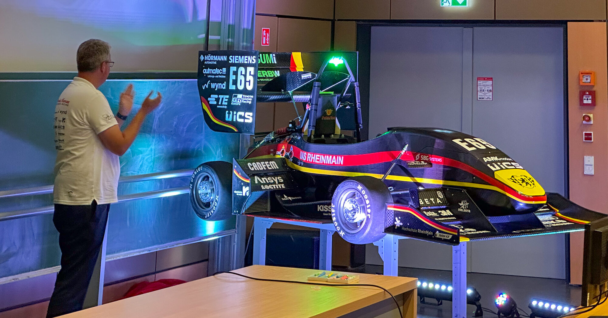 Scuderia Mensa präsentiert neuen Formula Student-Rennwagen | Stadt ...