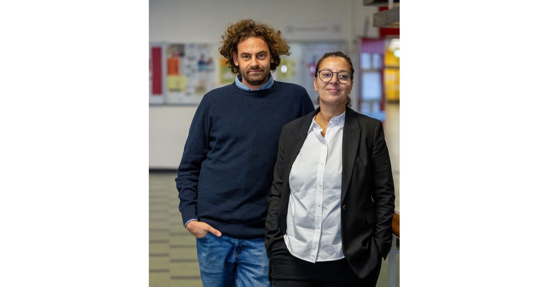 „Schau mich an“- Ausstellung im Rathaus thematisiert Nahostkonflikt ...